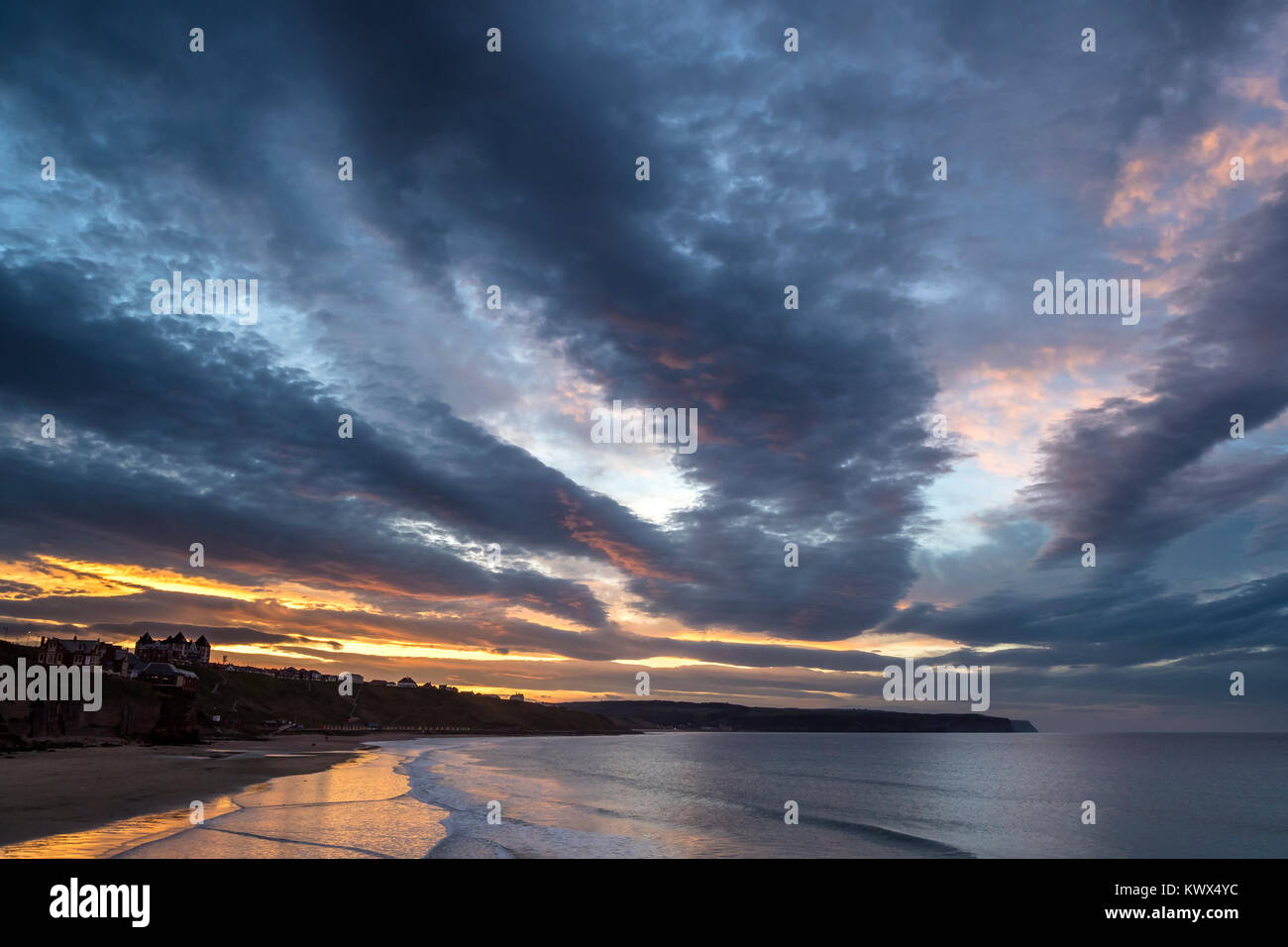 Whitby west beach hi-res stock photography and images - Alamy