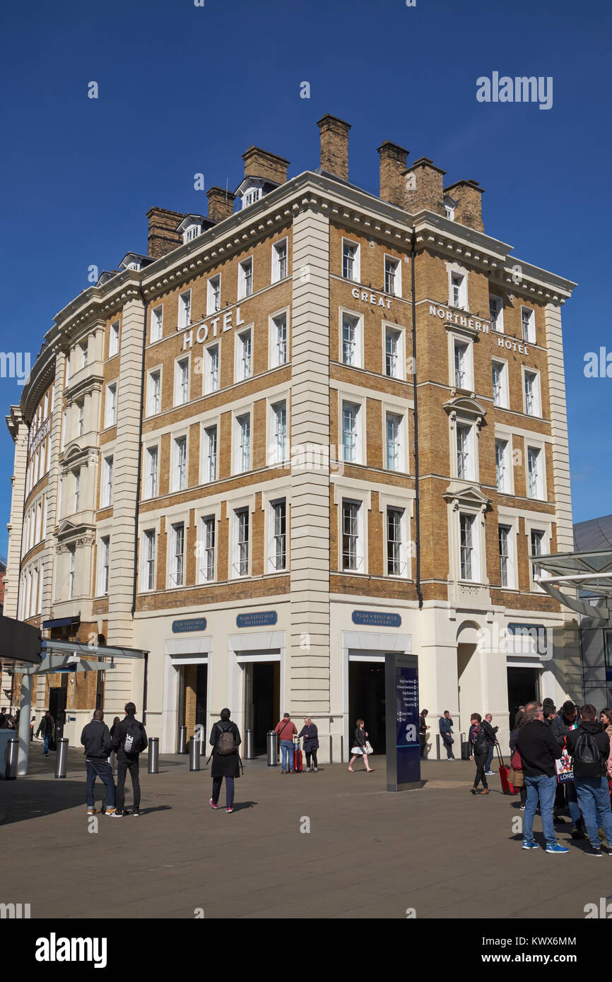 Kings cross great northern hotel hi-res stock photography and images ...