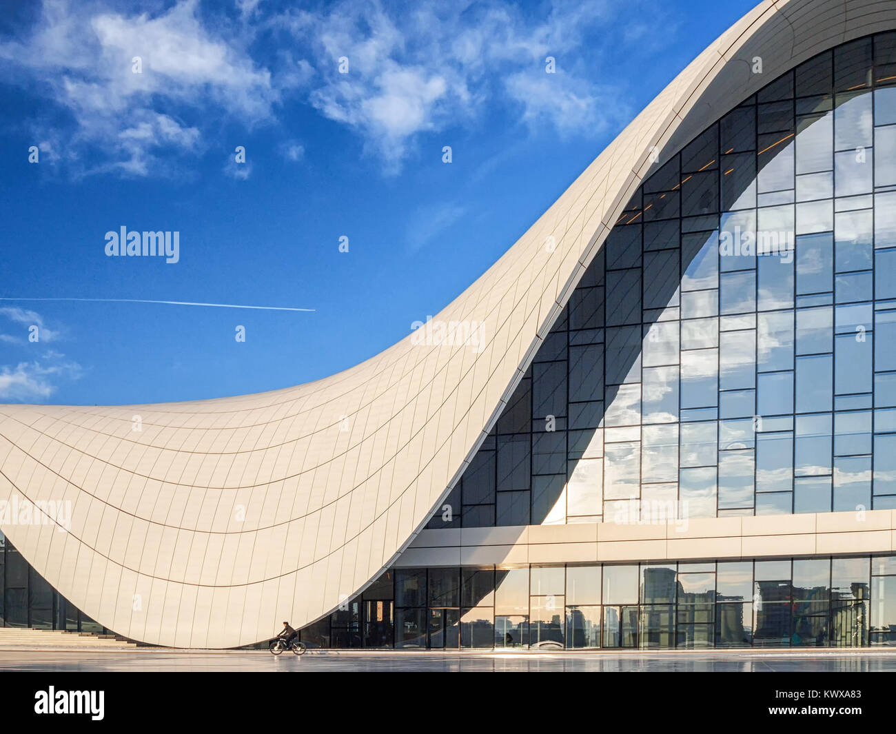 Zaha hadid heydar aliyev center hi-res stock photography and images - Alamy