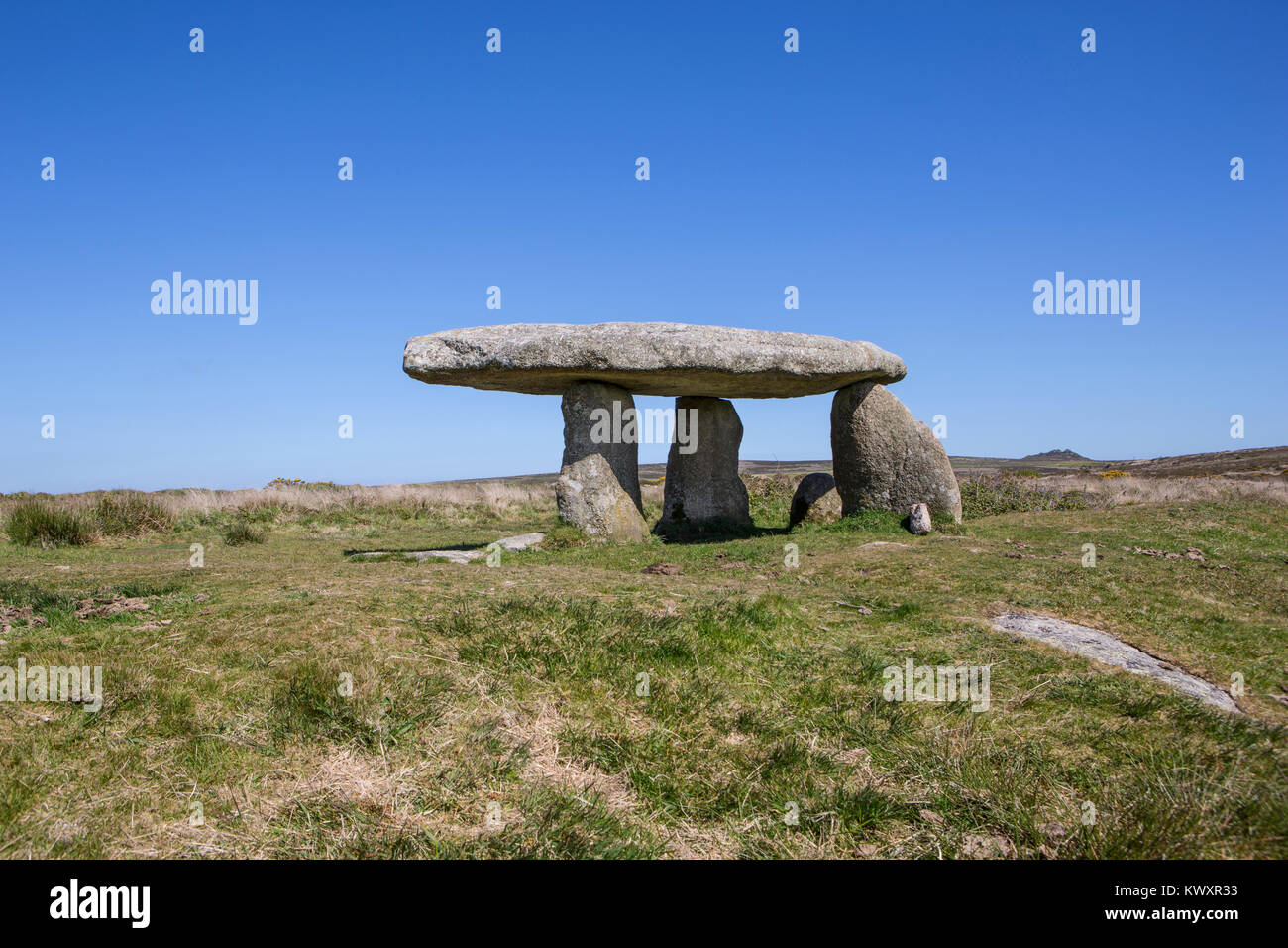 Lanyon quoit cornwall dolmen hi-res stock photography and images - Alamy