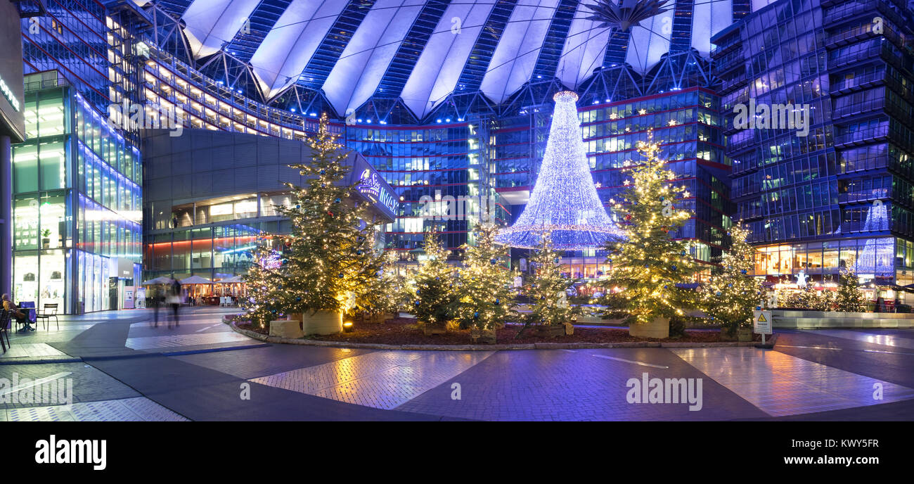 Berlin winter night sony center hi-res stock photography and images - Alamy