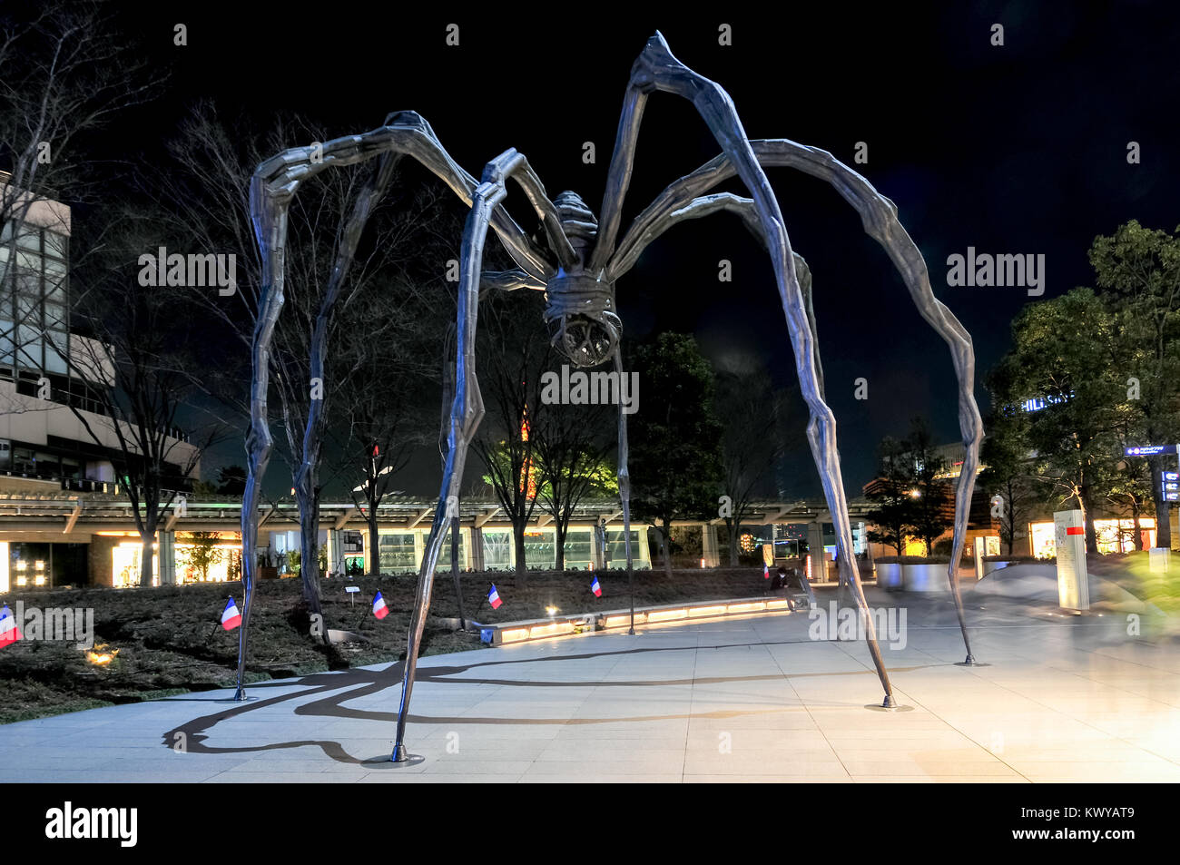 Roppongi hills tokyo spider sculpture hi-res stock photography and ...