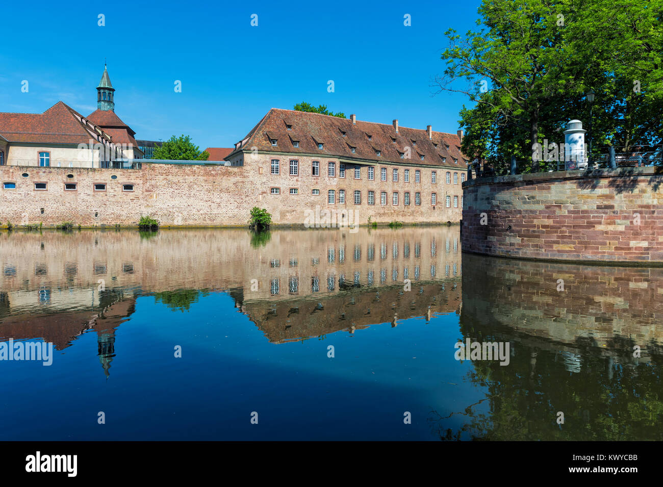 école nationale d’administration hi-res stock photography and images ...