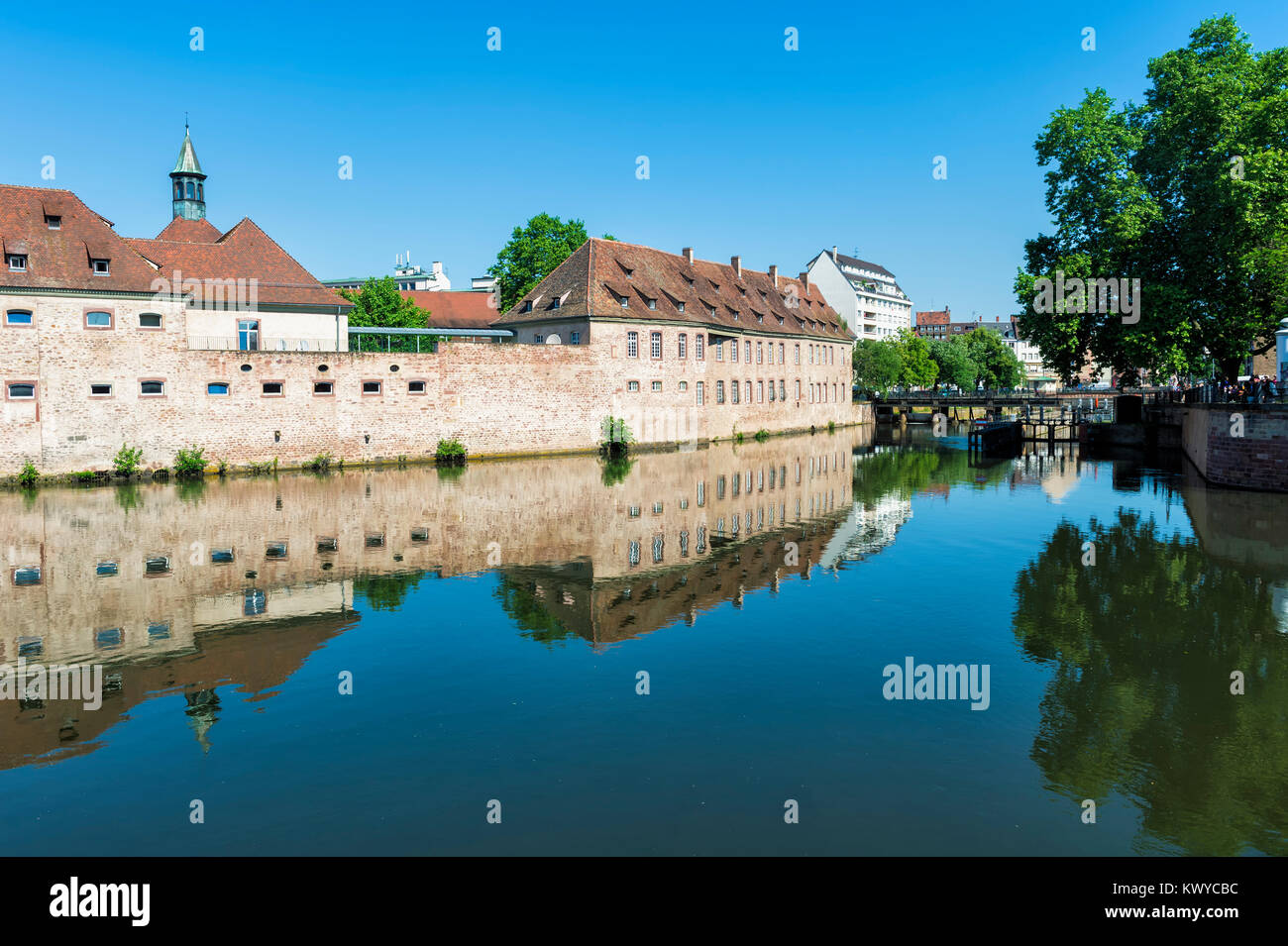 école nationale d’administration hi-res stock photography and images ...