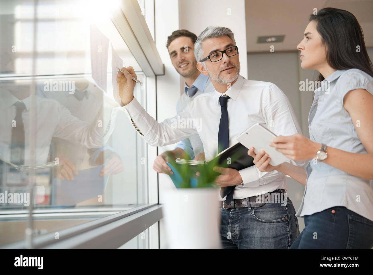 Results salesman hi-res stock photography and images - Alamy