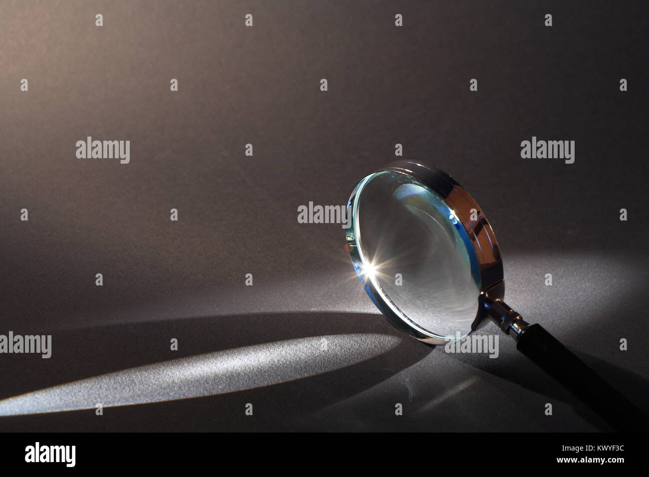 Magnifying glass effect hi-res stock photography and images - Alamy