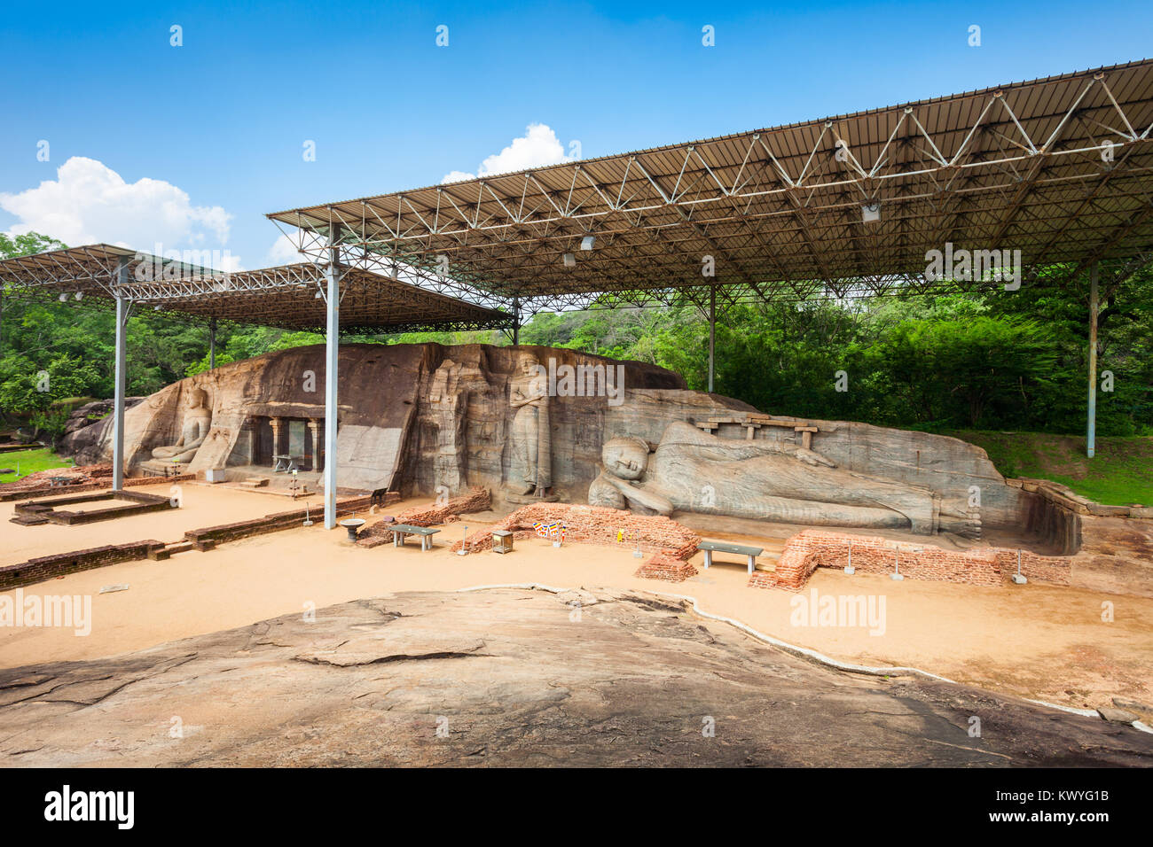 Gal viharaya hi-res stock photography and images - Alamy