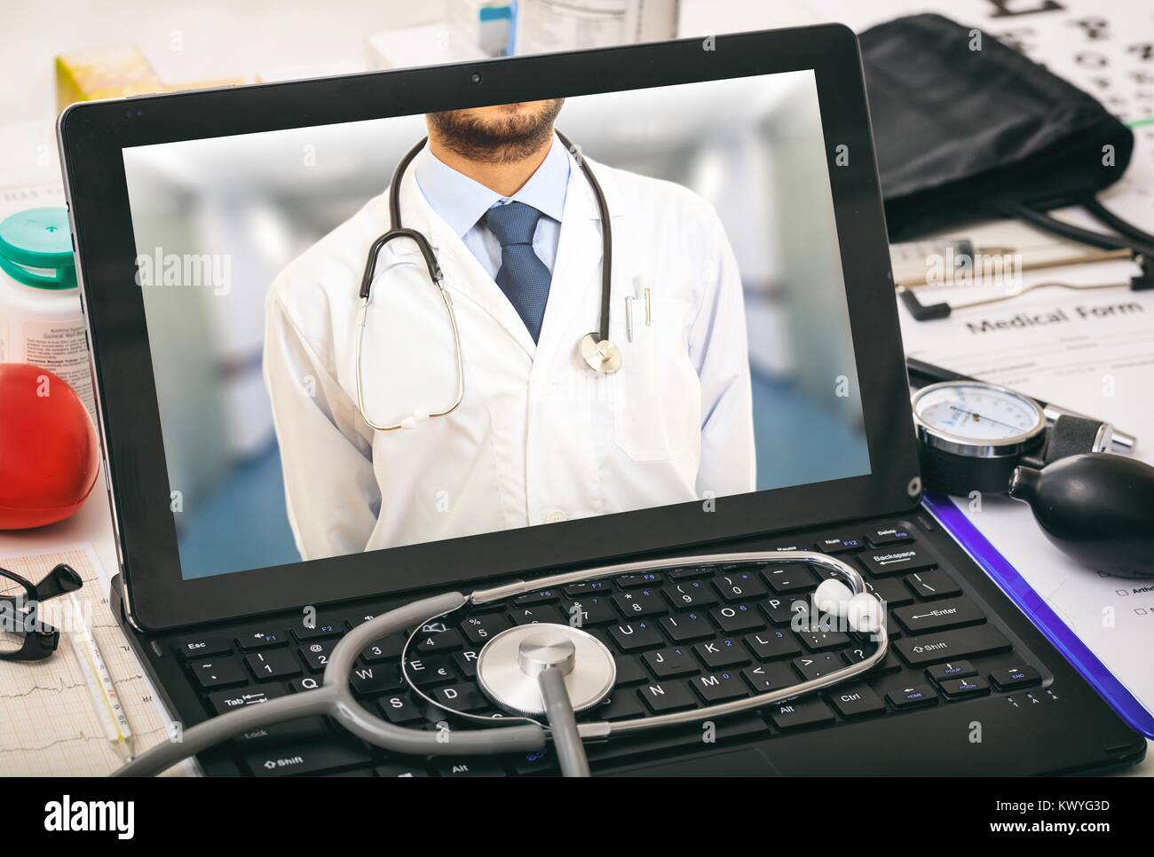 Telemedicine hi-res stock photography and images - Alamy