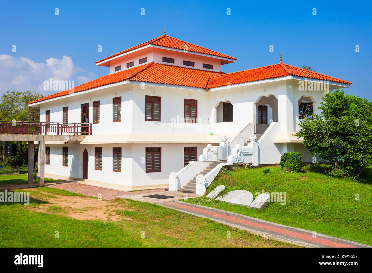 Somawathiya chaitya hi-res stock photography and images - Alamy