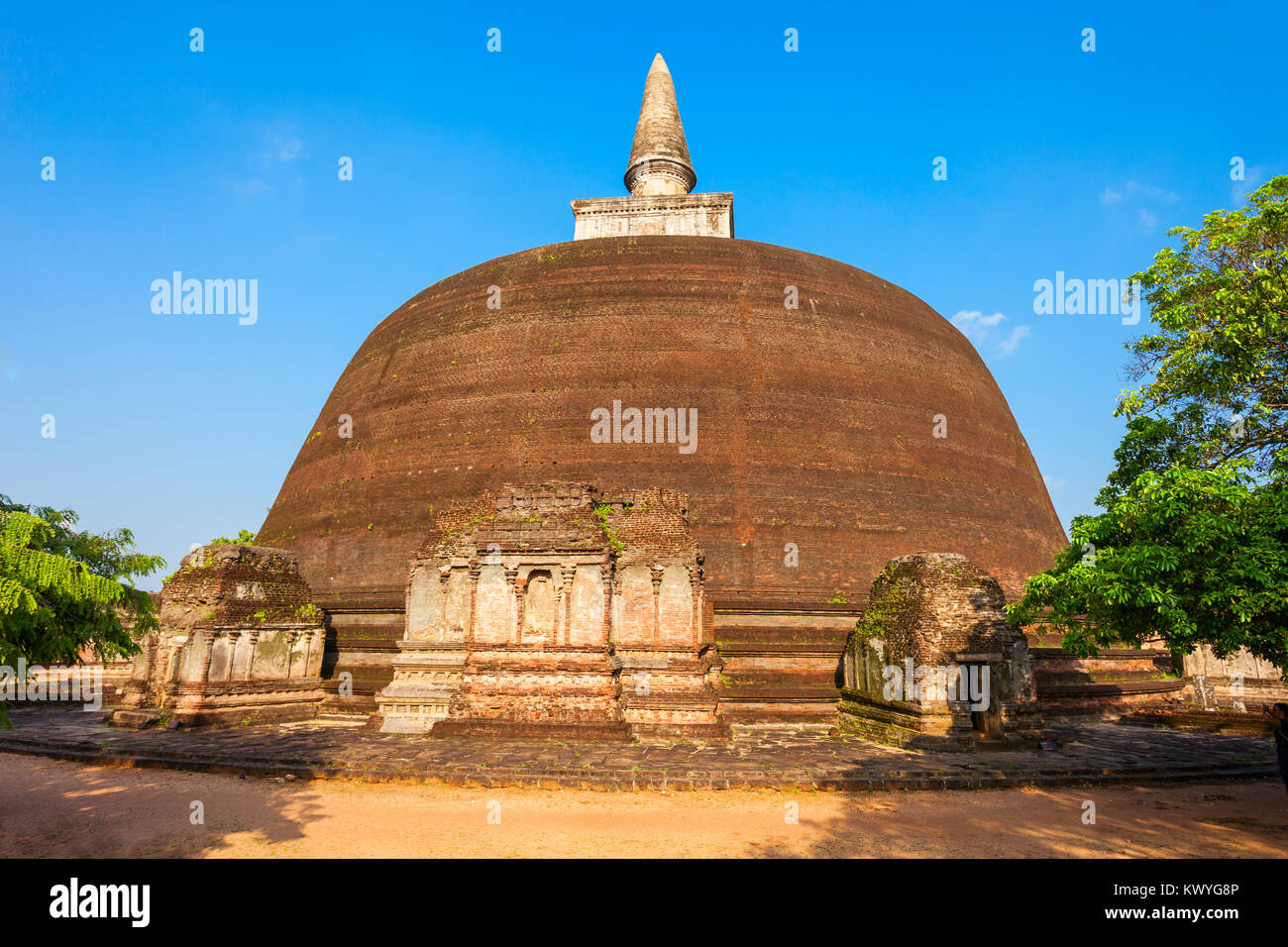 Rankoth Vehera or Vihara is a stupa or dagoba, located in the ancient ...