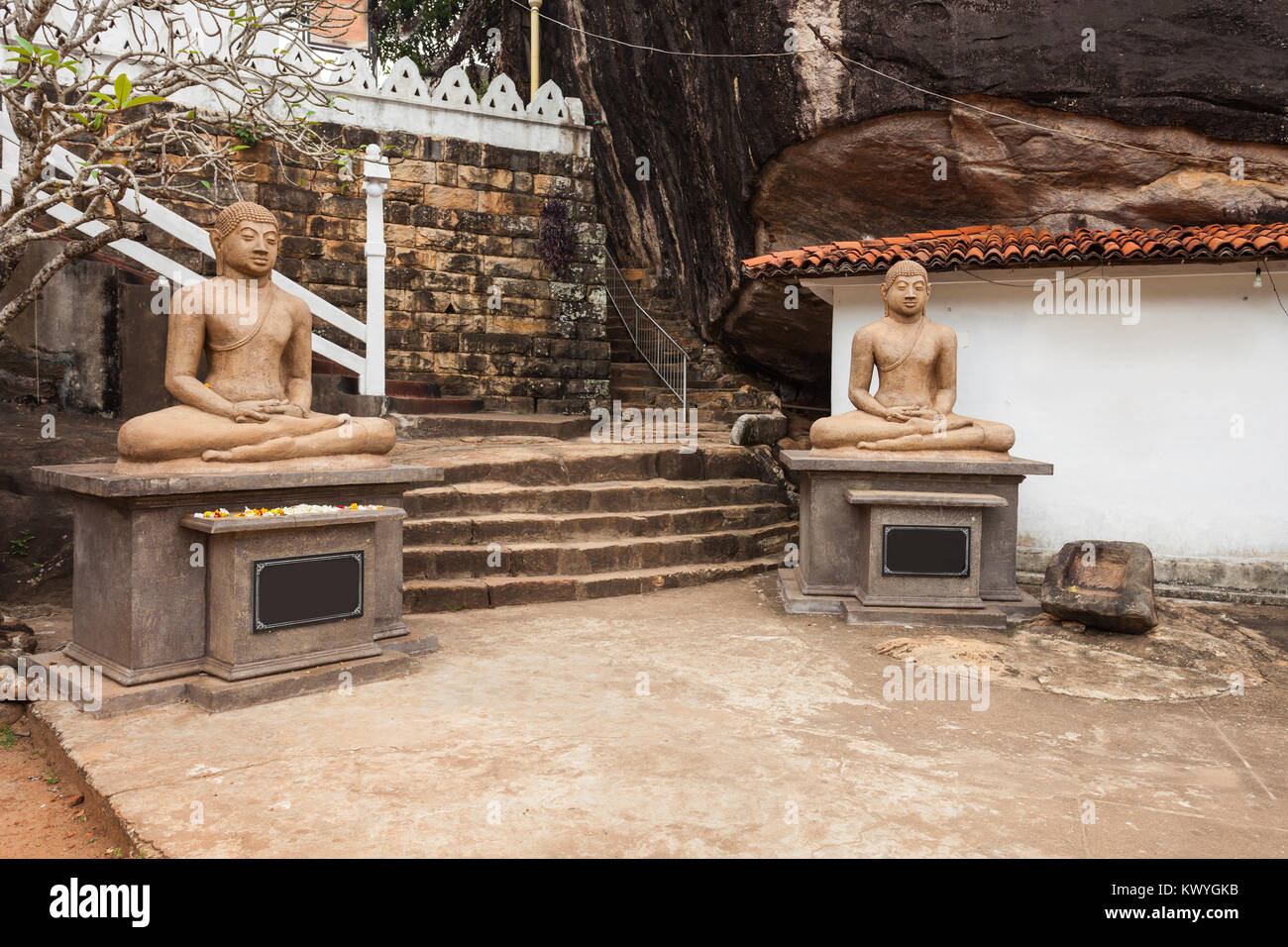 Matale alu viharaya hi-res stock photography and images - Alamy