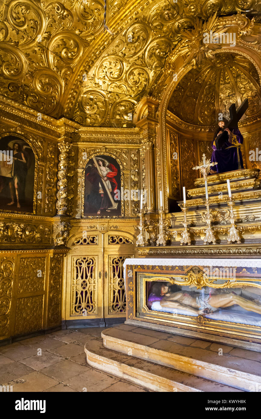 The interior of the Santa Maria Church of the Jeronimas Monastery in ...