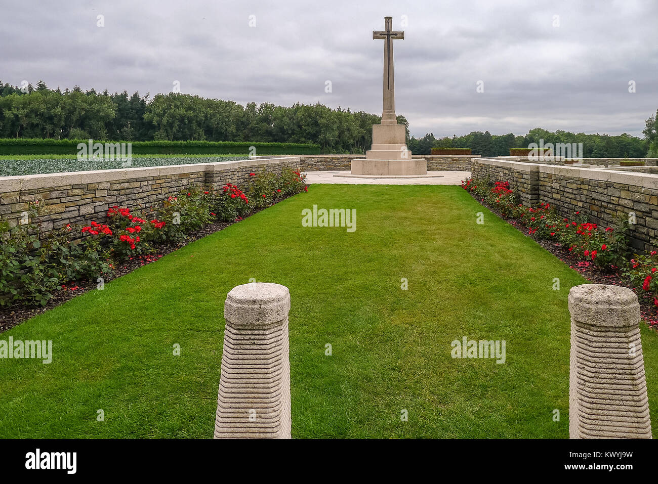 Polygon Wood WW1 Cemetery near Ypres in Belgium Stock Photo - Alamy