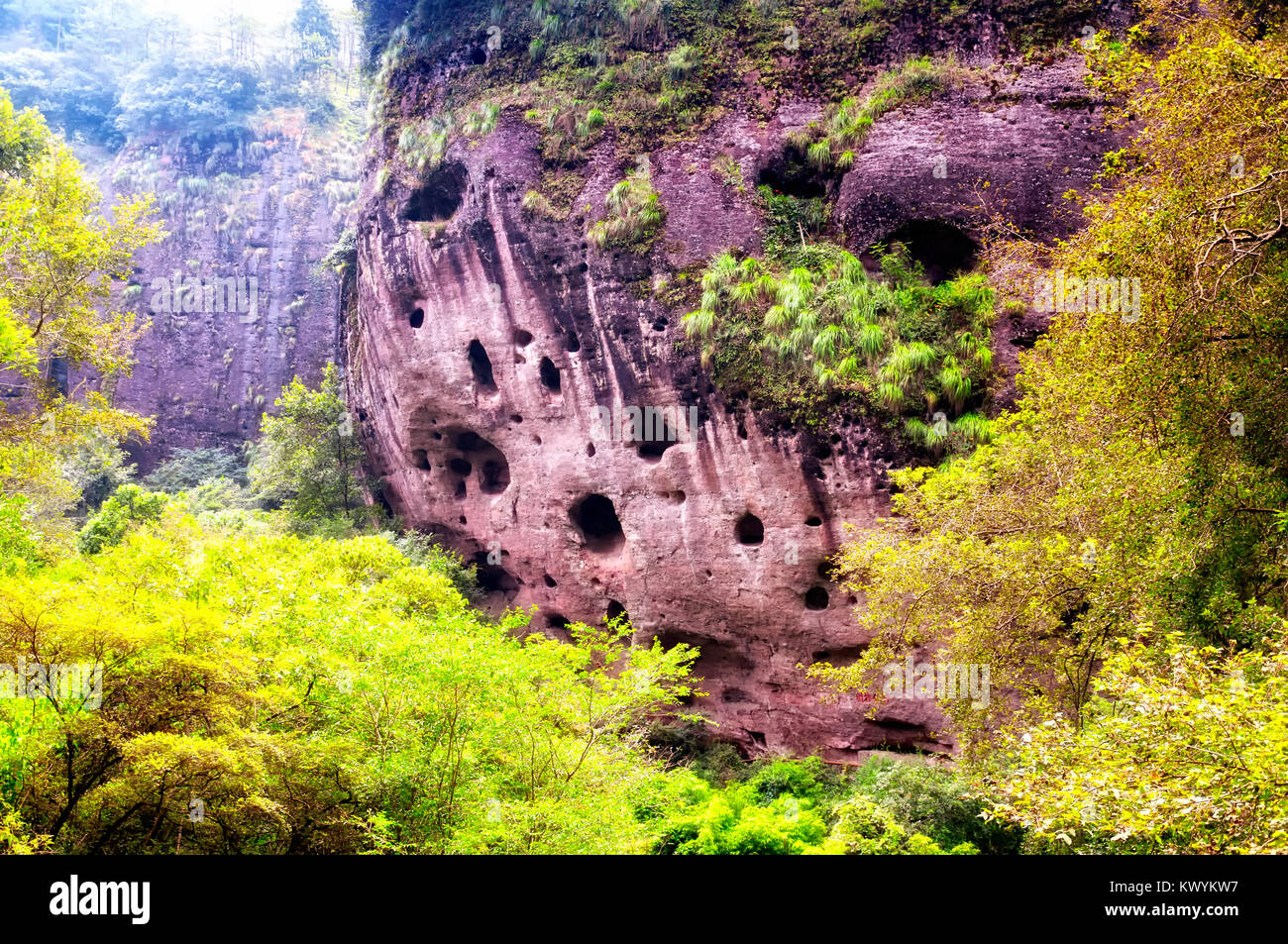 Wuyi mountains cave hi-res stock photography and images - Alamy