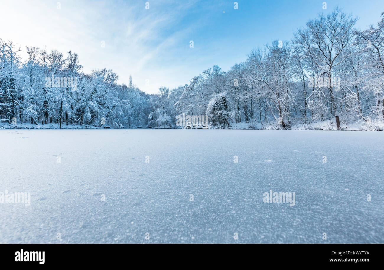 Crescent pond hi-res stock photography and images - Alamy