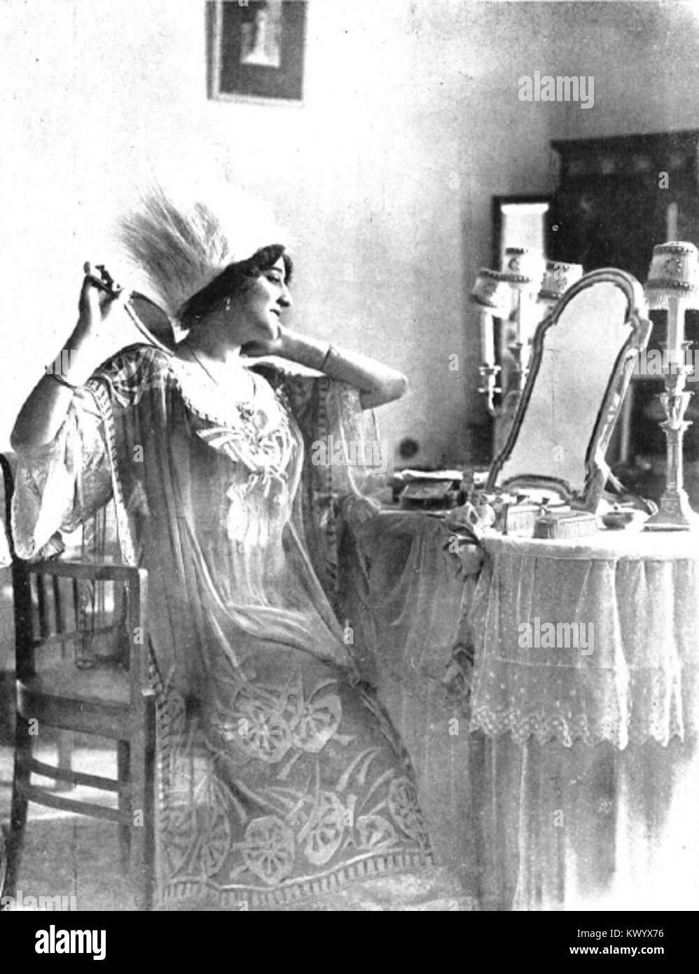 Circa 1912 actress hi-res stock photography and images - Alamy