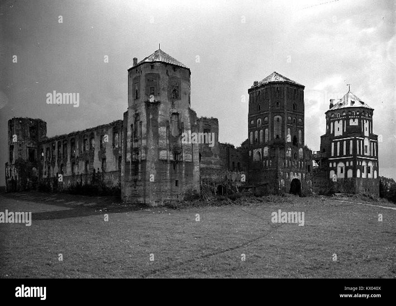 'Mirski zamak' (Mir Castle) is a historical site in Belarus, depicted ...