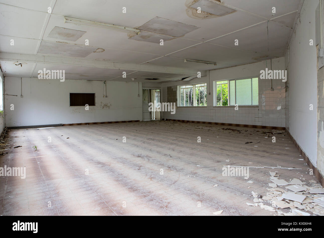 Old derelict office building hi-res stock photography and images - Alamy