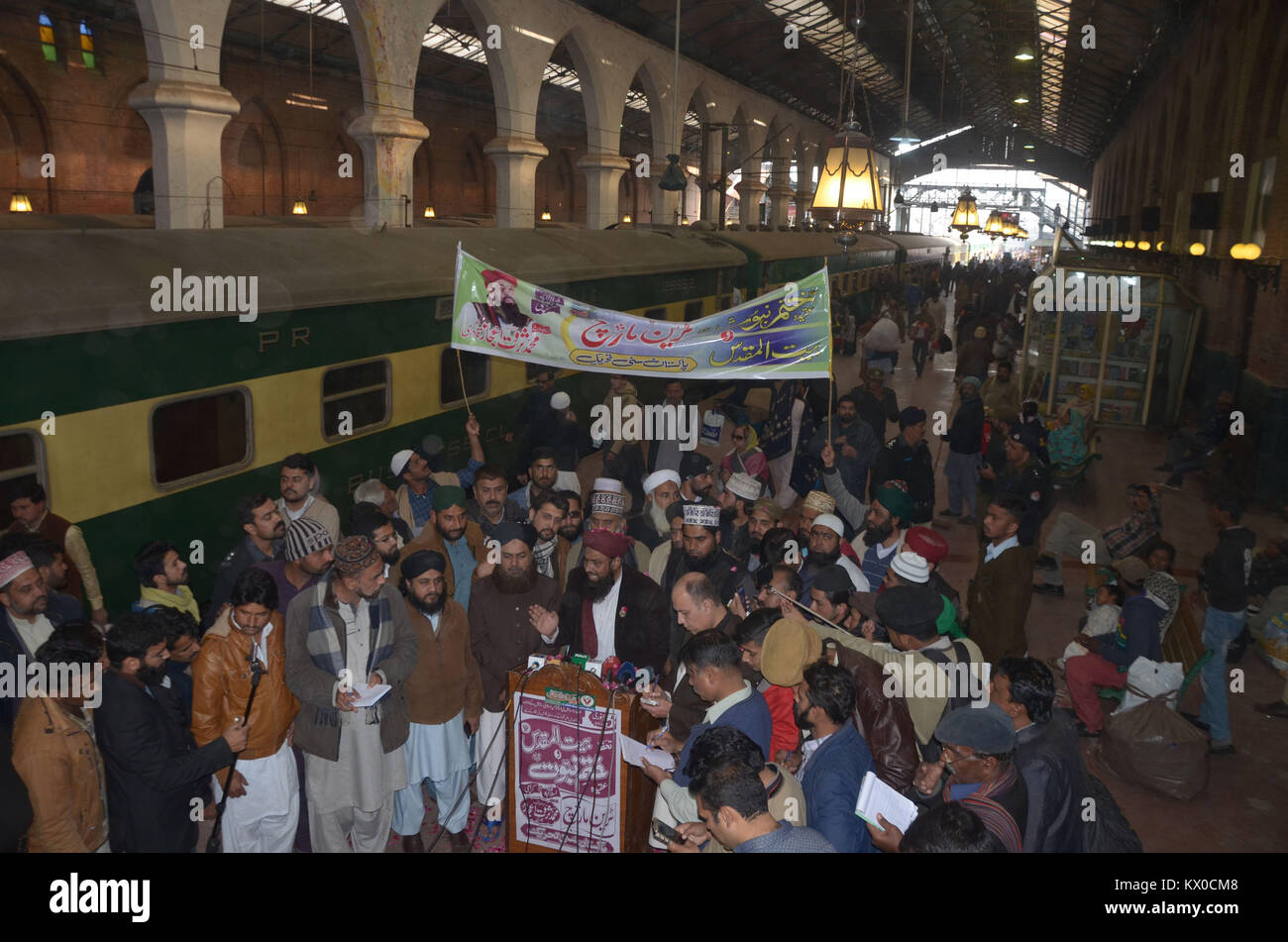 Pakistan train station karachi hi-res stock photography and images - Alamy