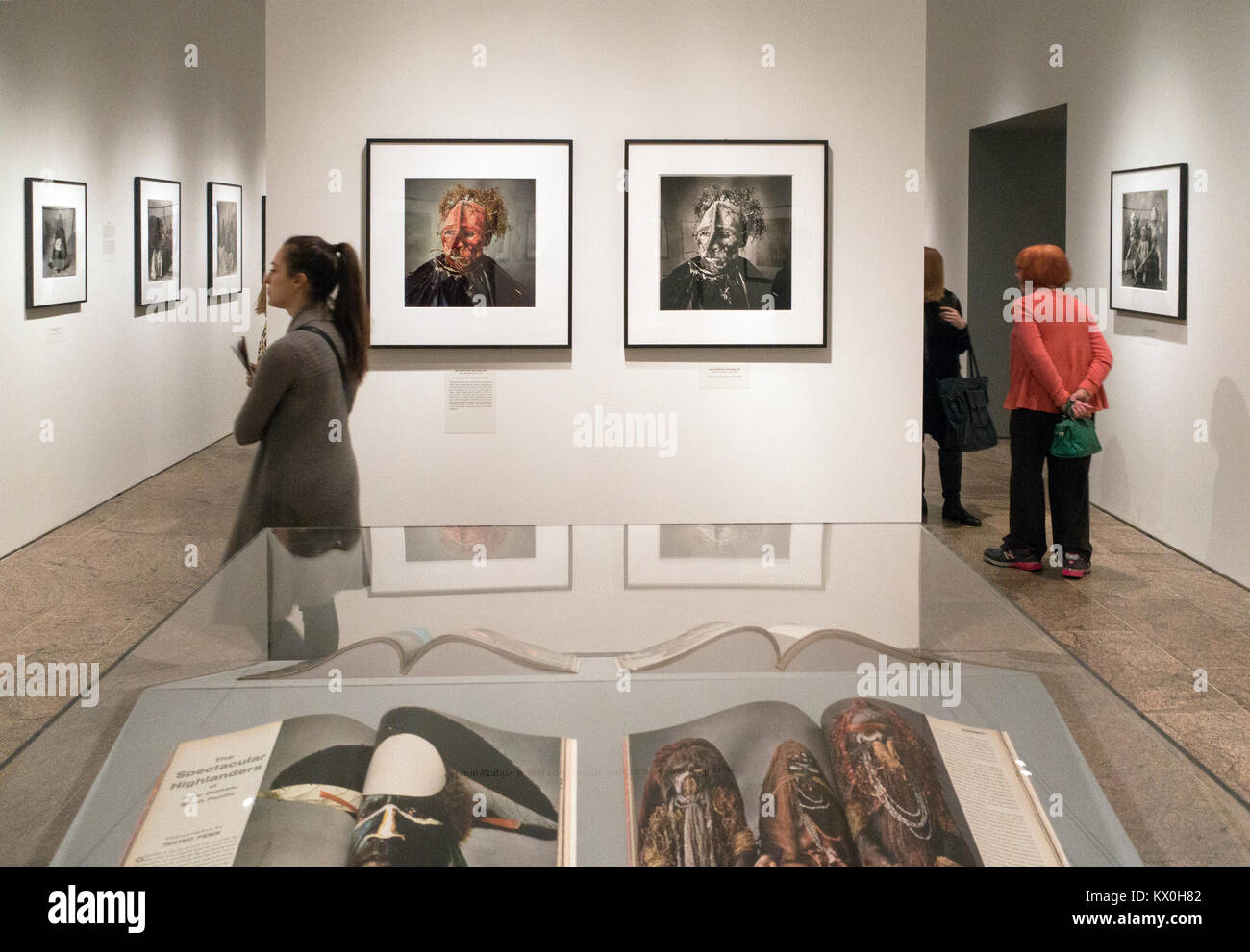 Metropolitan magazine hi-res stock photography and images - Alamy