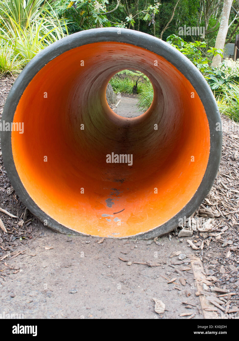 Circular pipe hi-res stock photography and images - Alamy