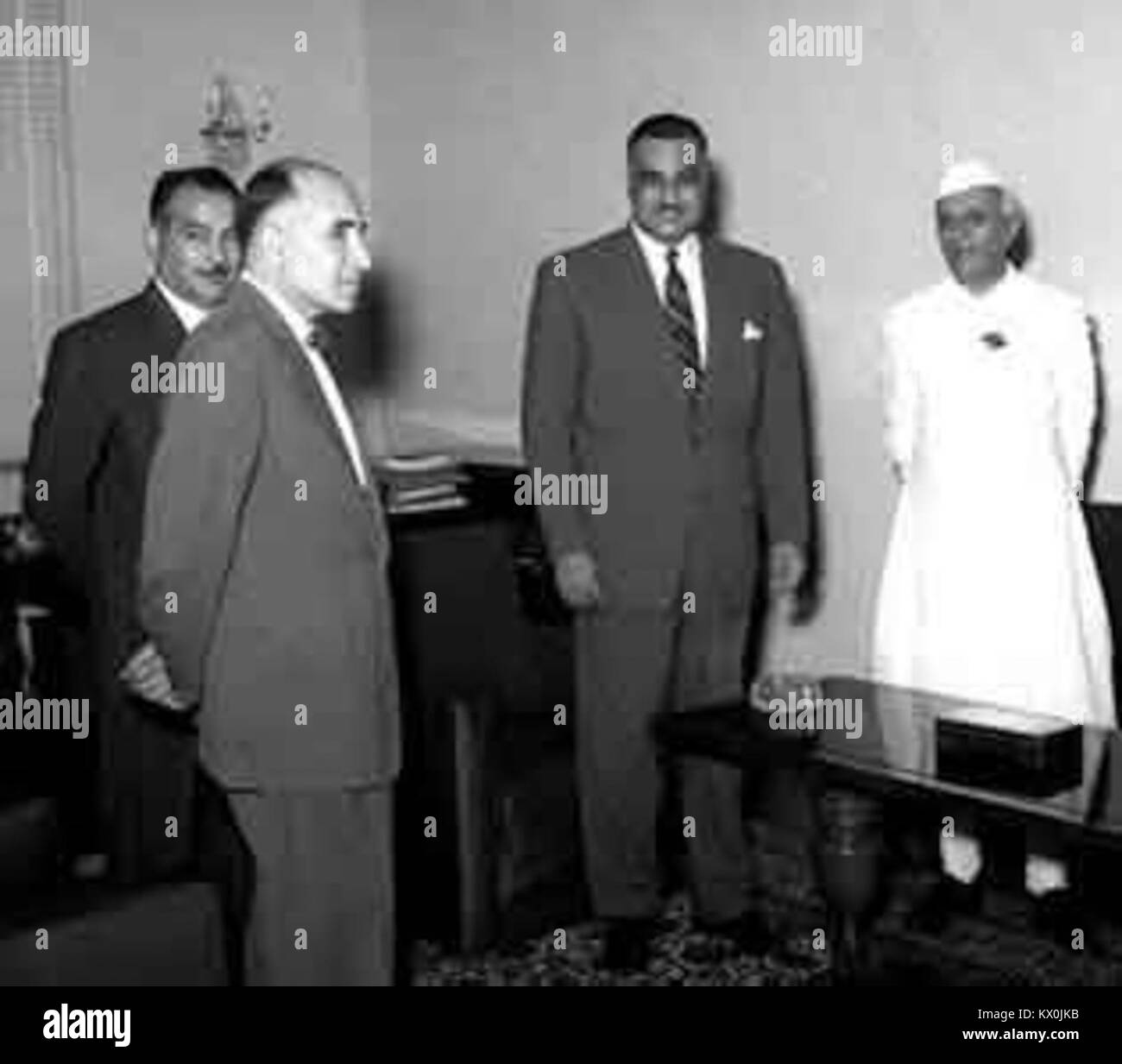 This image captures a meeting between Egyptian President Abdel Nasser ...