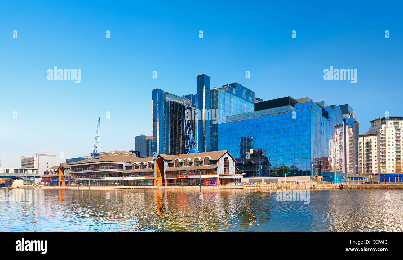On south quay isle dogs hi-res stock photography and images - Alamy