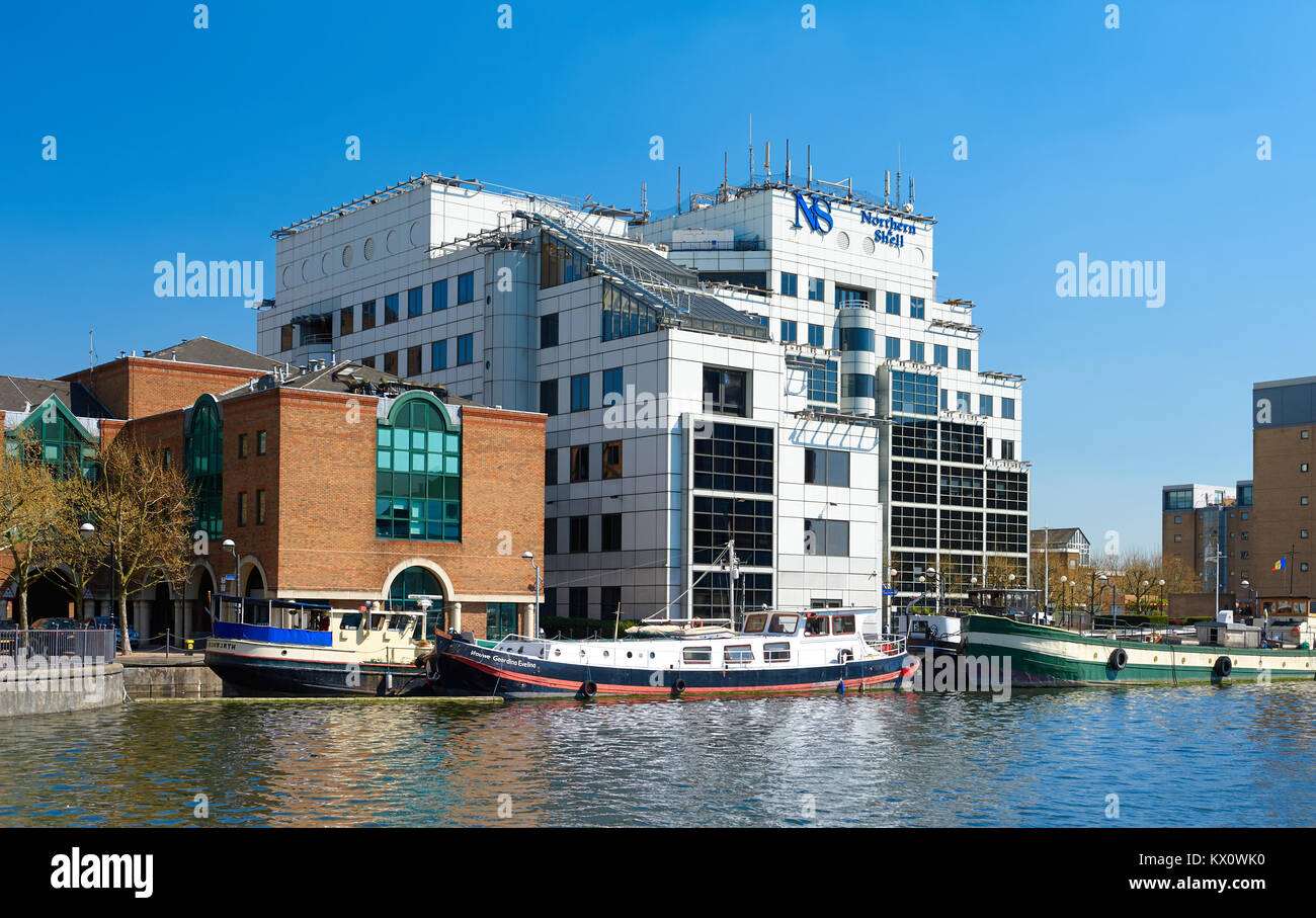 Shell headquarters london hi-res stock photography and images - Alamy