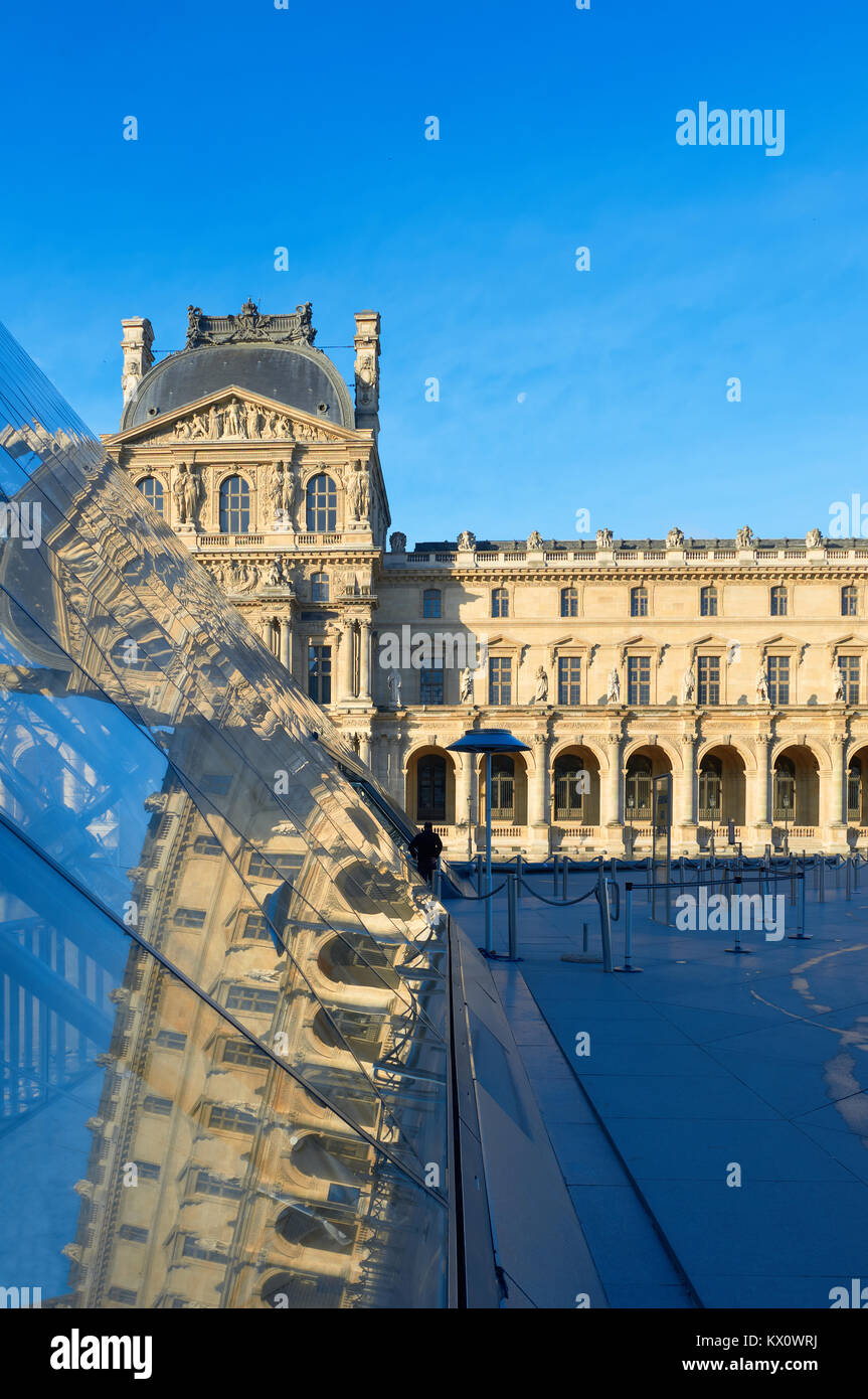 Louvre museum building hi-res stock photography and images - Alamy