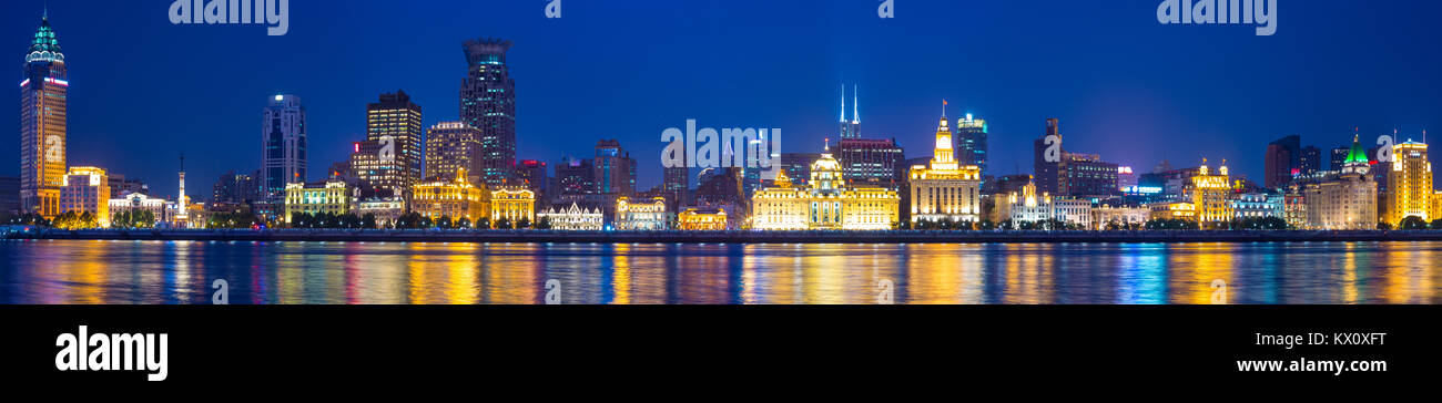 Shanghai riverbank hi-res stock photography and images - Alamy