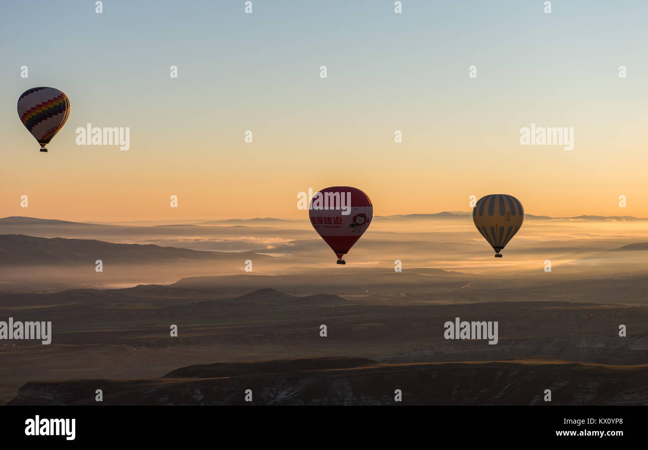 Dawn balloons hi-res stock photography and images - Alamy
