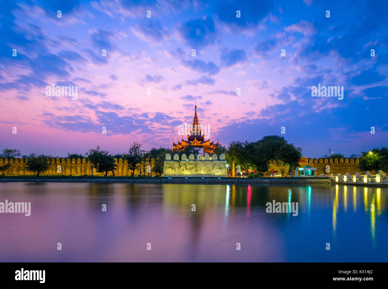 Palace in southeast asia hi-res stock photography and images - Alamy