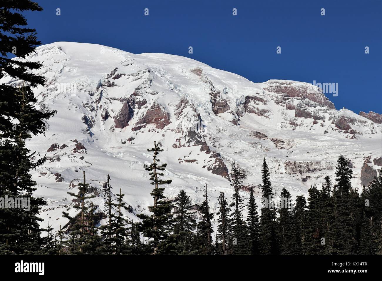 Daylight and valley with beautiful scenery and winter peak hi-res stock photography and images ...
