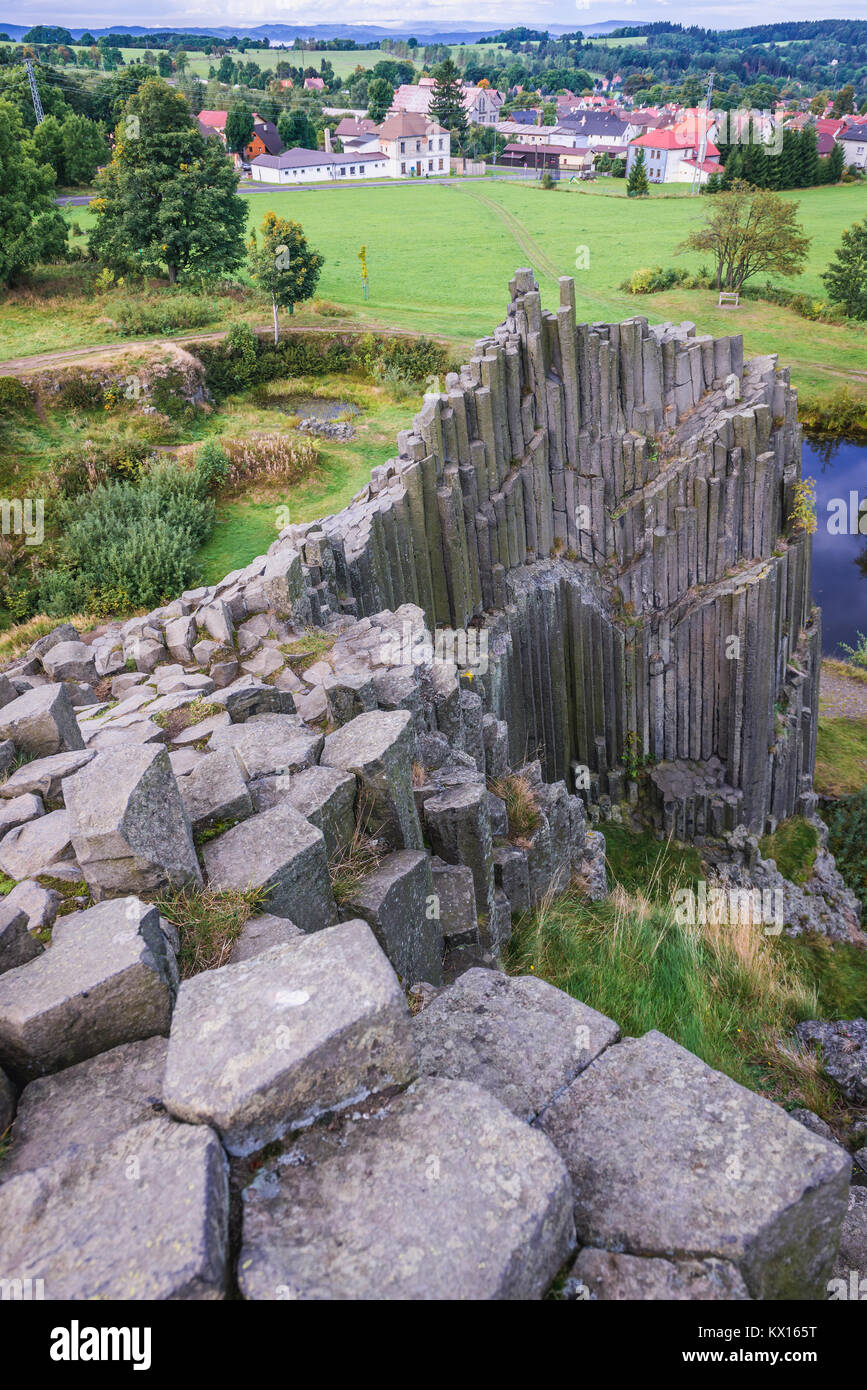 Jointed bedrock hi-res stock photography and images - Alamy