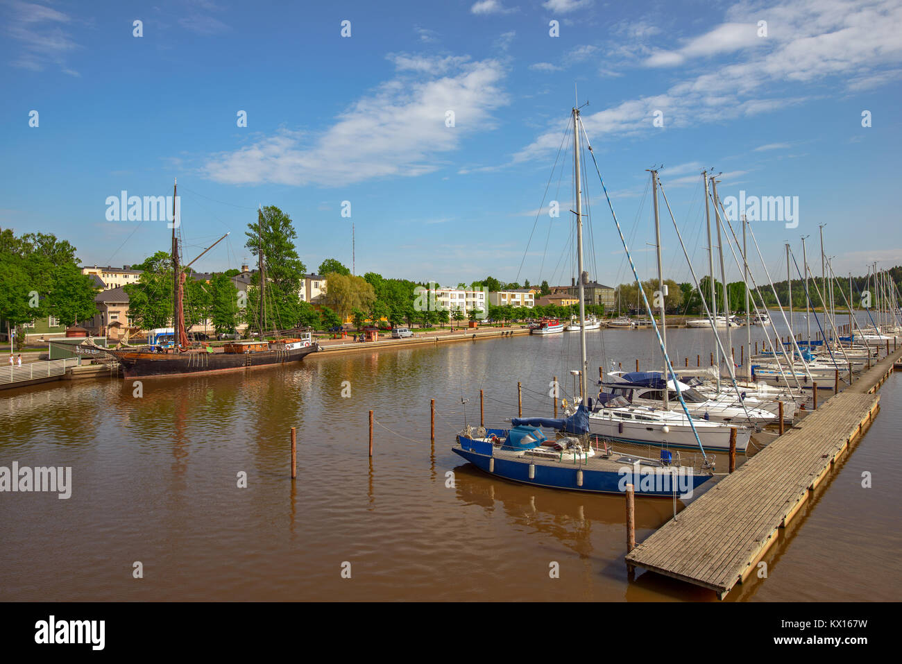 Sailing yachts parking in sea harbor Stock Photo - Alamy