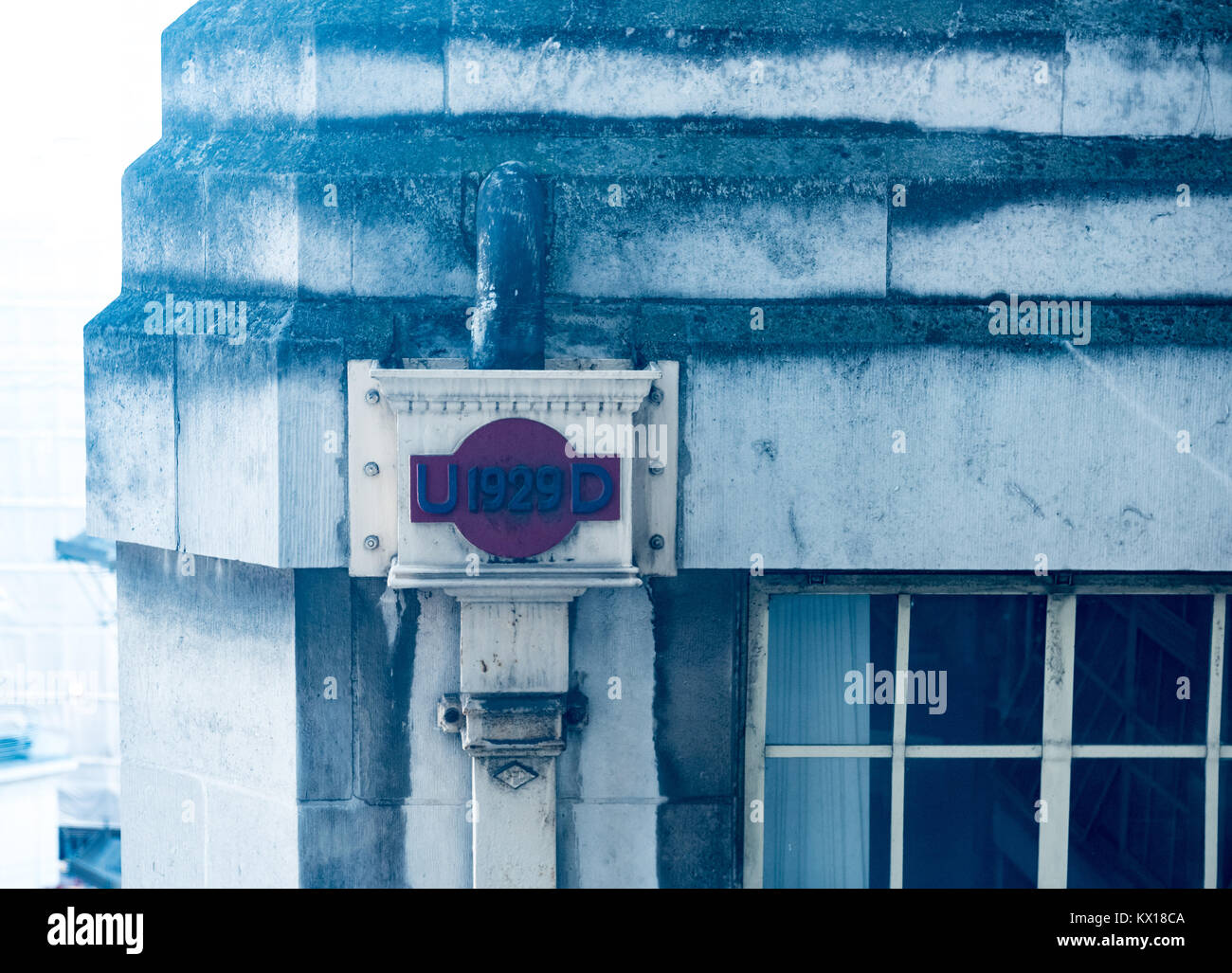 Tfl font hi-res stock photography and images - Alamy