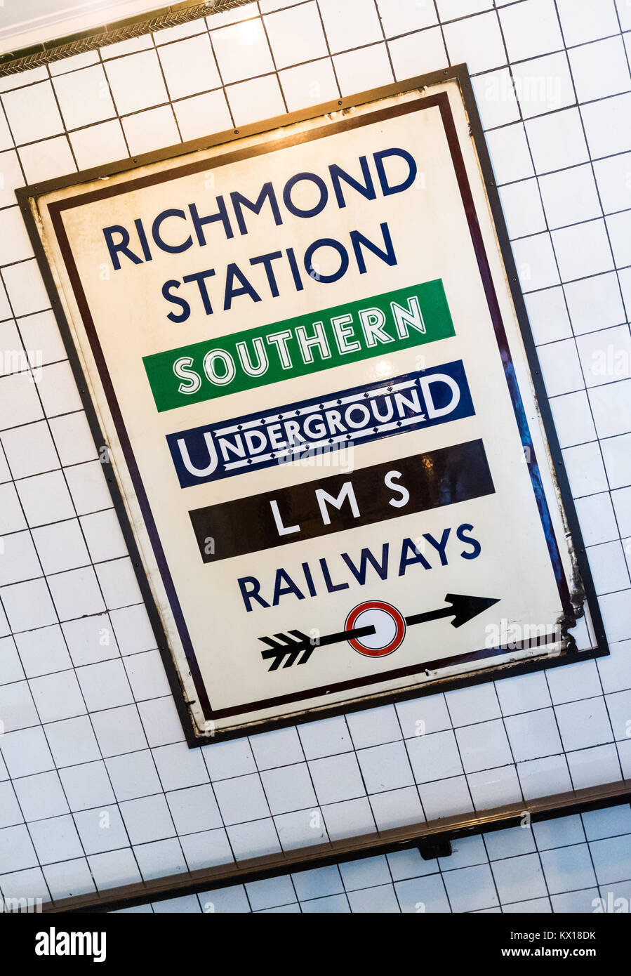 Tfl font hi-res stock photography and images - Alamy