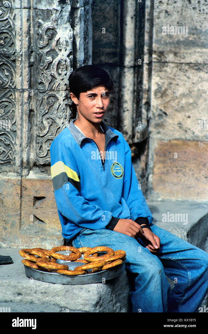 Simits hi-res stock photography and images - Alamy