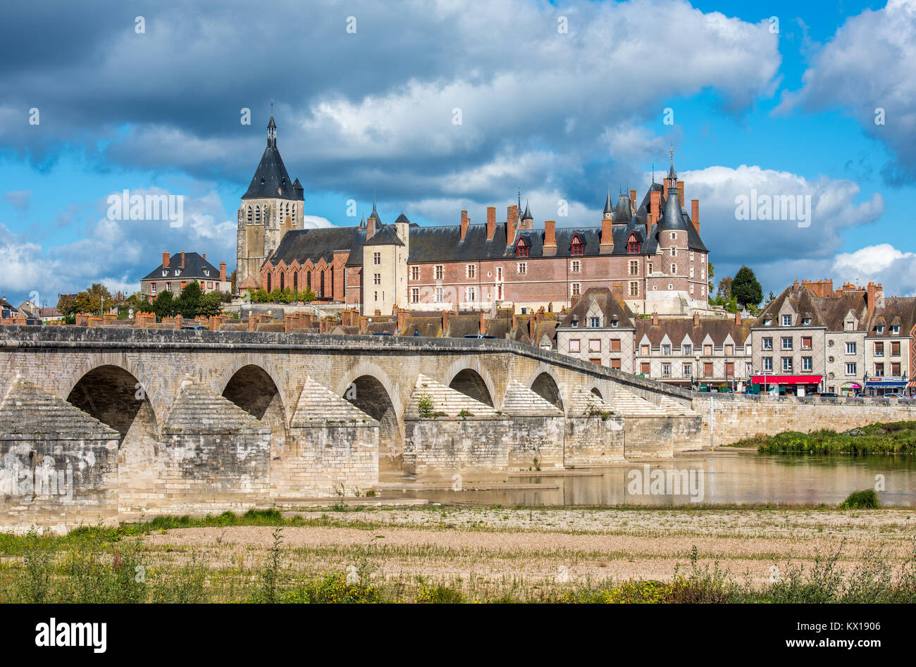Gien france hi-res stock photography and images - Alamy