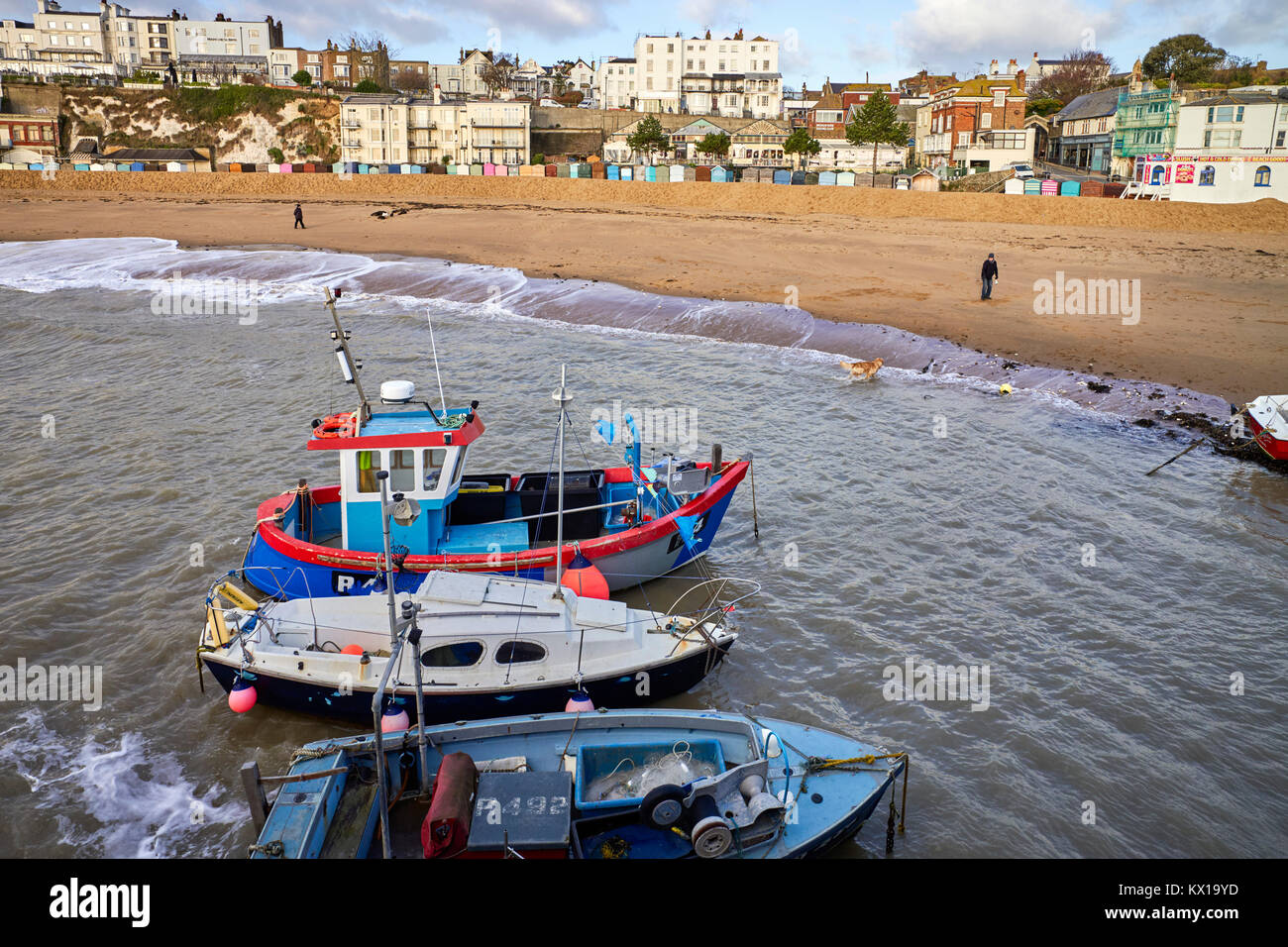 At the beach with boats hi-res stock photography and images - Alamy
