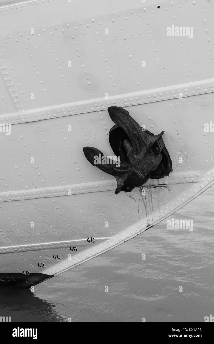 Bow steel ship anchor Black and White Stock Photos & Images - Alamy