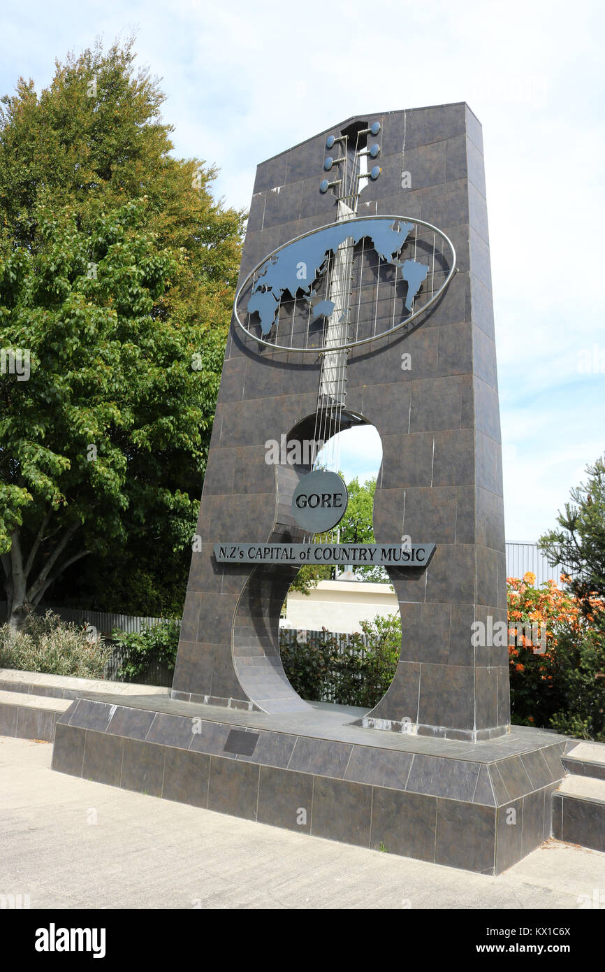 Monument with giant guitar proclaiming Gore as 'New Zealand's capital ...