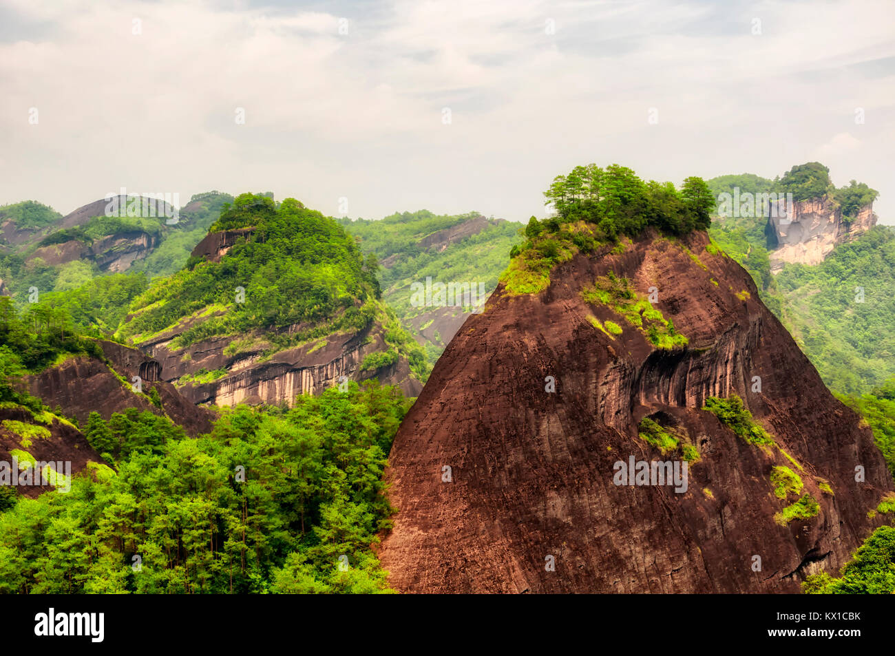 Wuyi mountains cliffs hi-res stock photography and images - Alamy