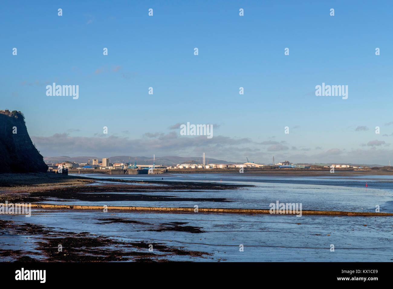 Cardiff skyline hi-res stock photography and images - Alamy