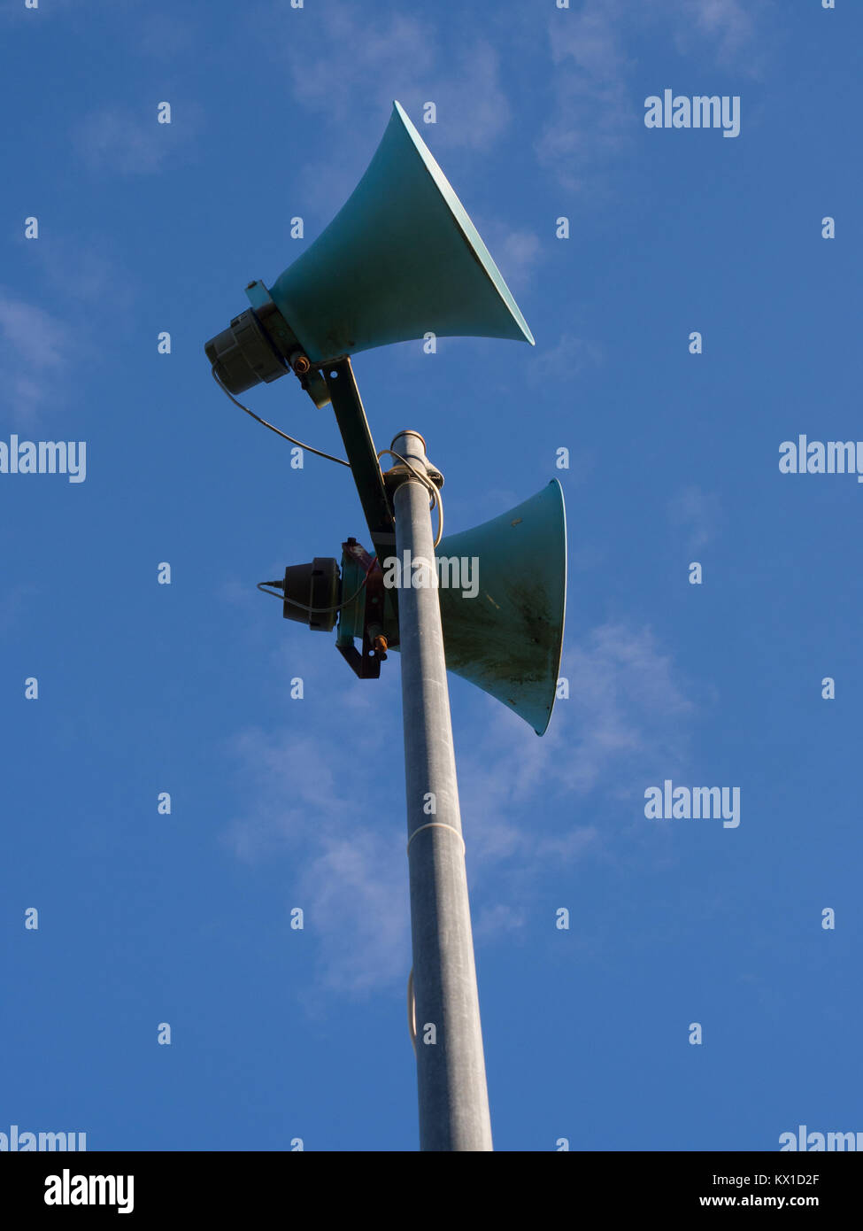 Loud speakers hi-res stock photography and images - Alamy