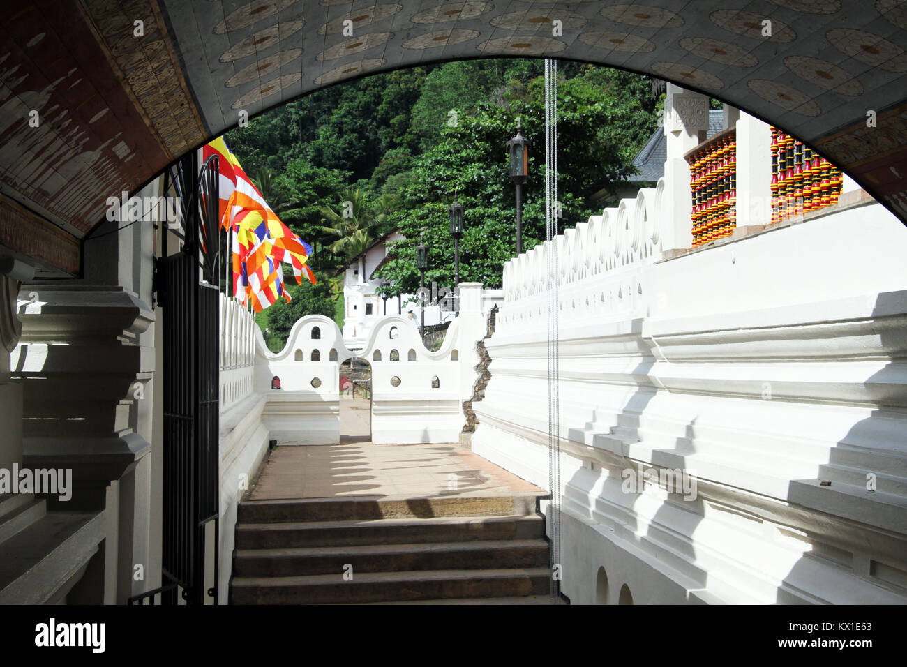 Inside Tooth temple in Kandy, Sri Lanka Stock Photo - Alamy