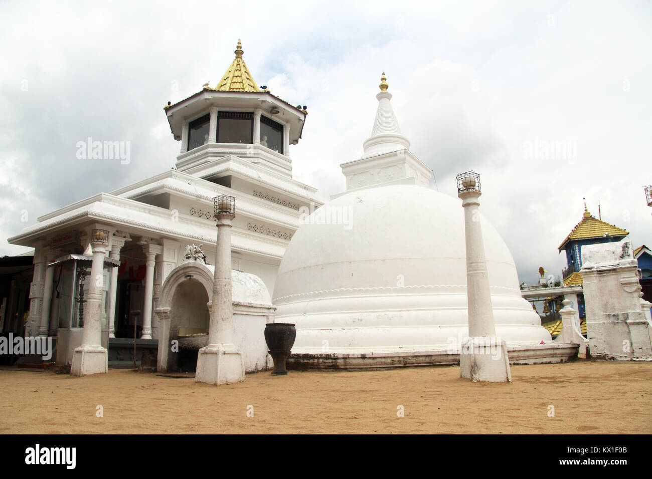 Dondra temple hi-res stock photography and images - Alamy