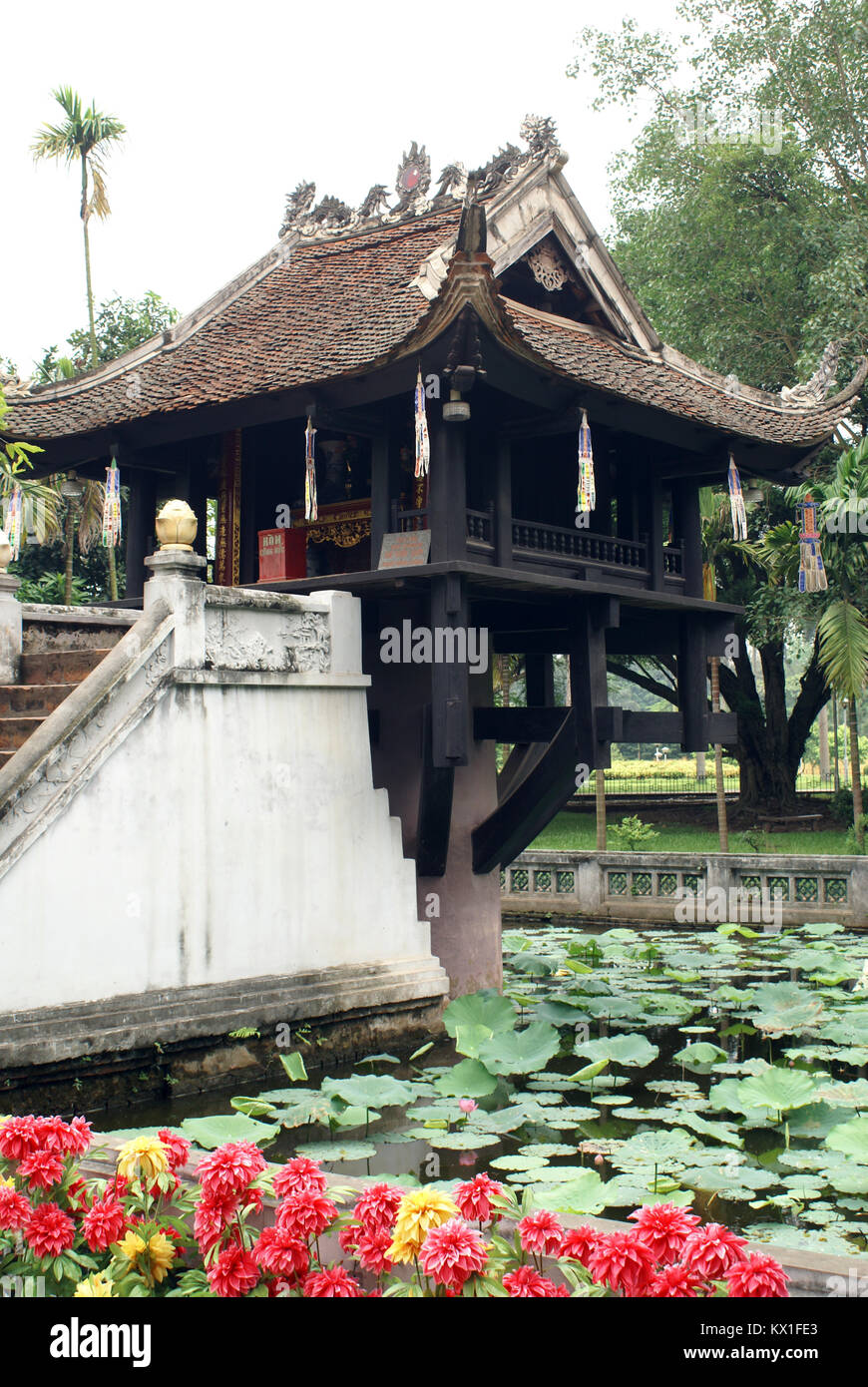 Chua Mot Cot pagoda (One Pillar Pagoda) in Hanoi, Vietnam Stock Photo ...