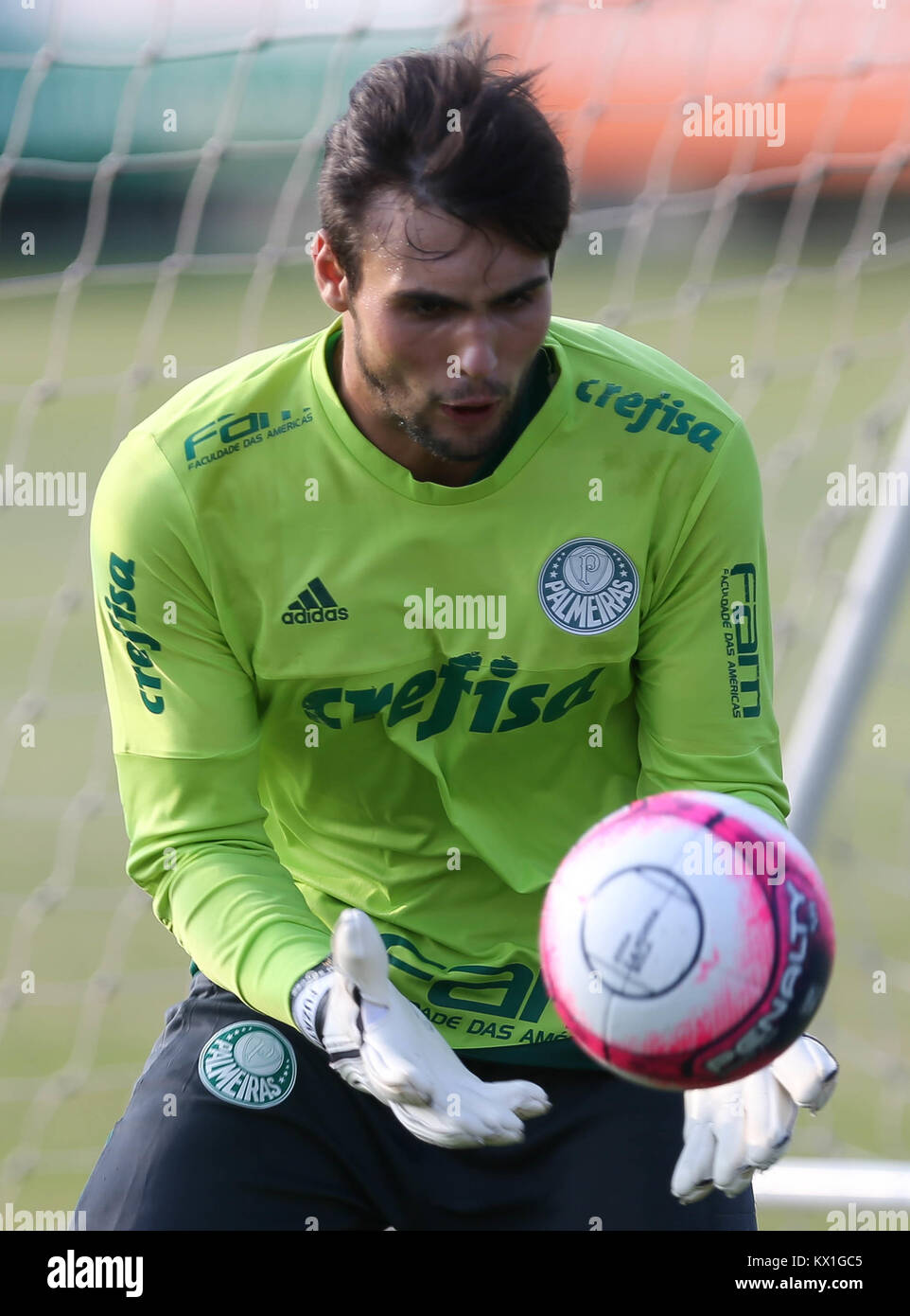 SÃO PAULO, SP - 05.01.2018: TREINO DO PALMEIRAS - Goalkeeper Daniel ...