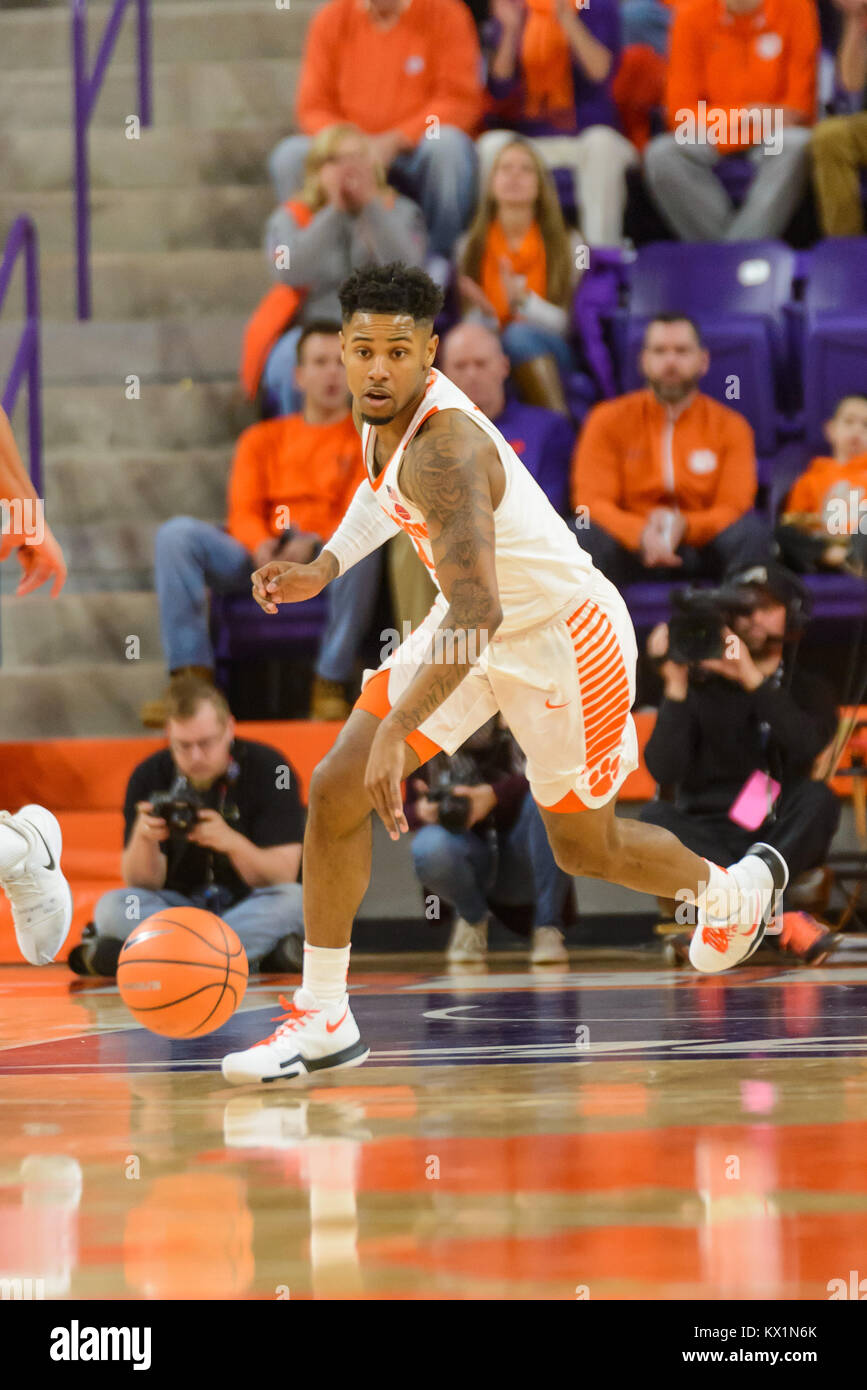 Clemson Tigers guard Shelton Mitchell (4) dribbles the ball up the ...